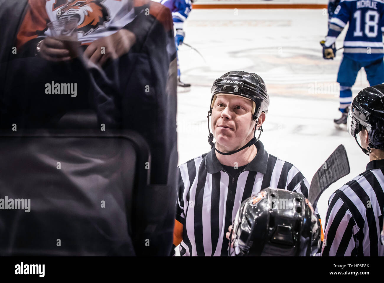 Collegiate ice hockey hi-res stock photography and images - Alamy