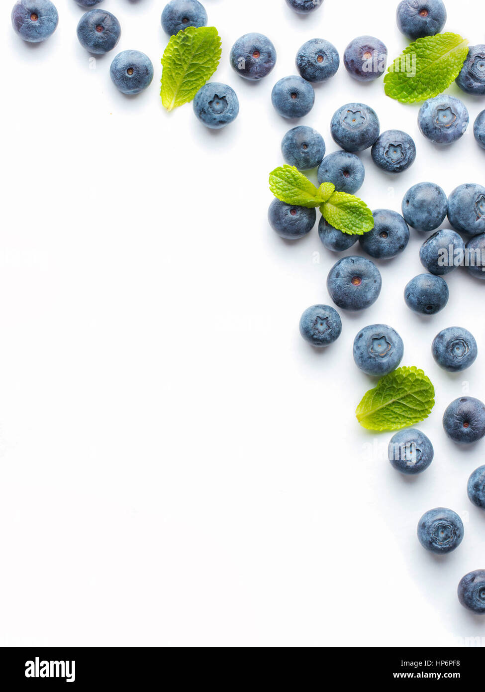 Blueberries isolated on white background. Blueberry border design. Ripe ...