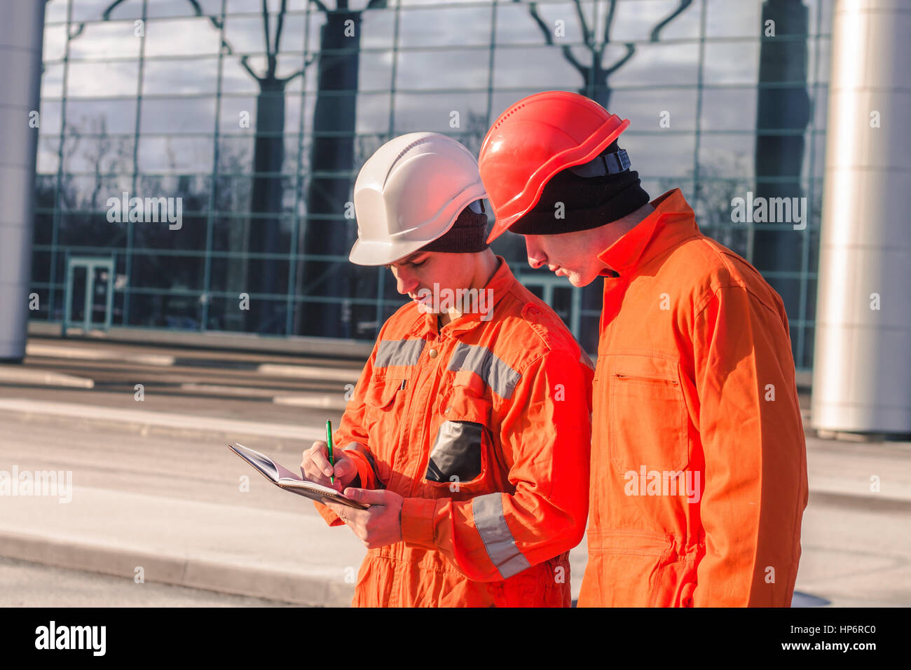 Safety note hi-res stock photography and images - Alamy