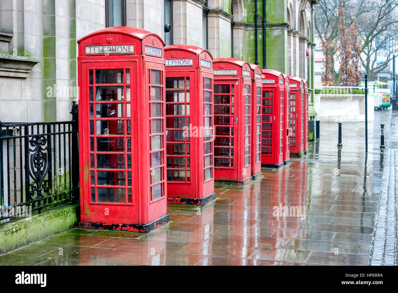 Red phone booth design hi-res stock photography and images - Alamy