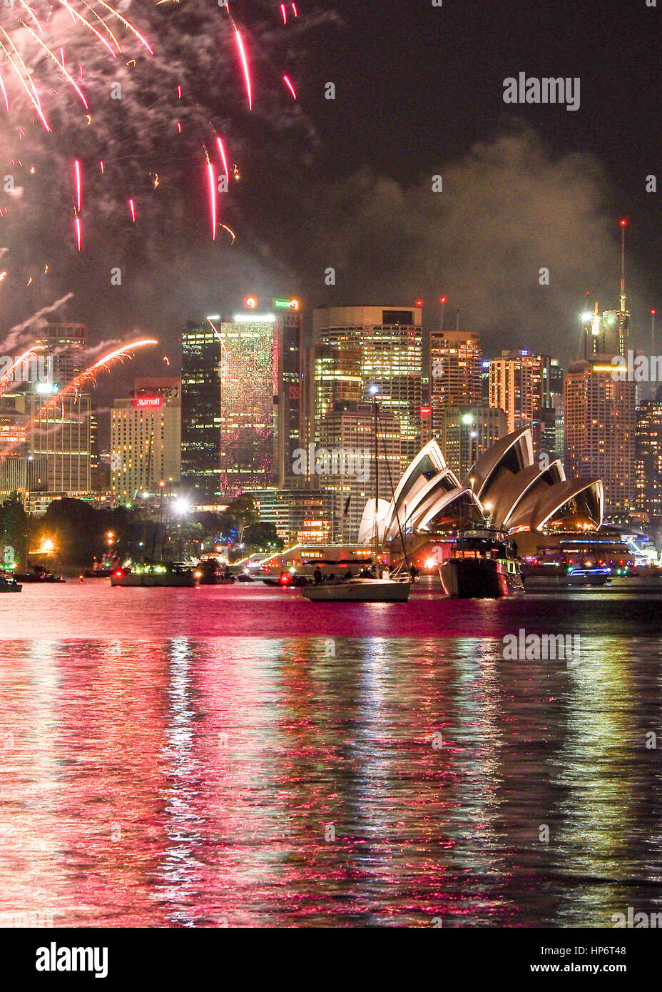 Sydney opera house fireworks hi-res stock photography and images - Alamy