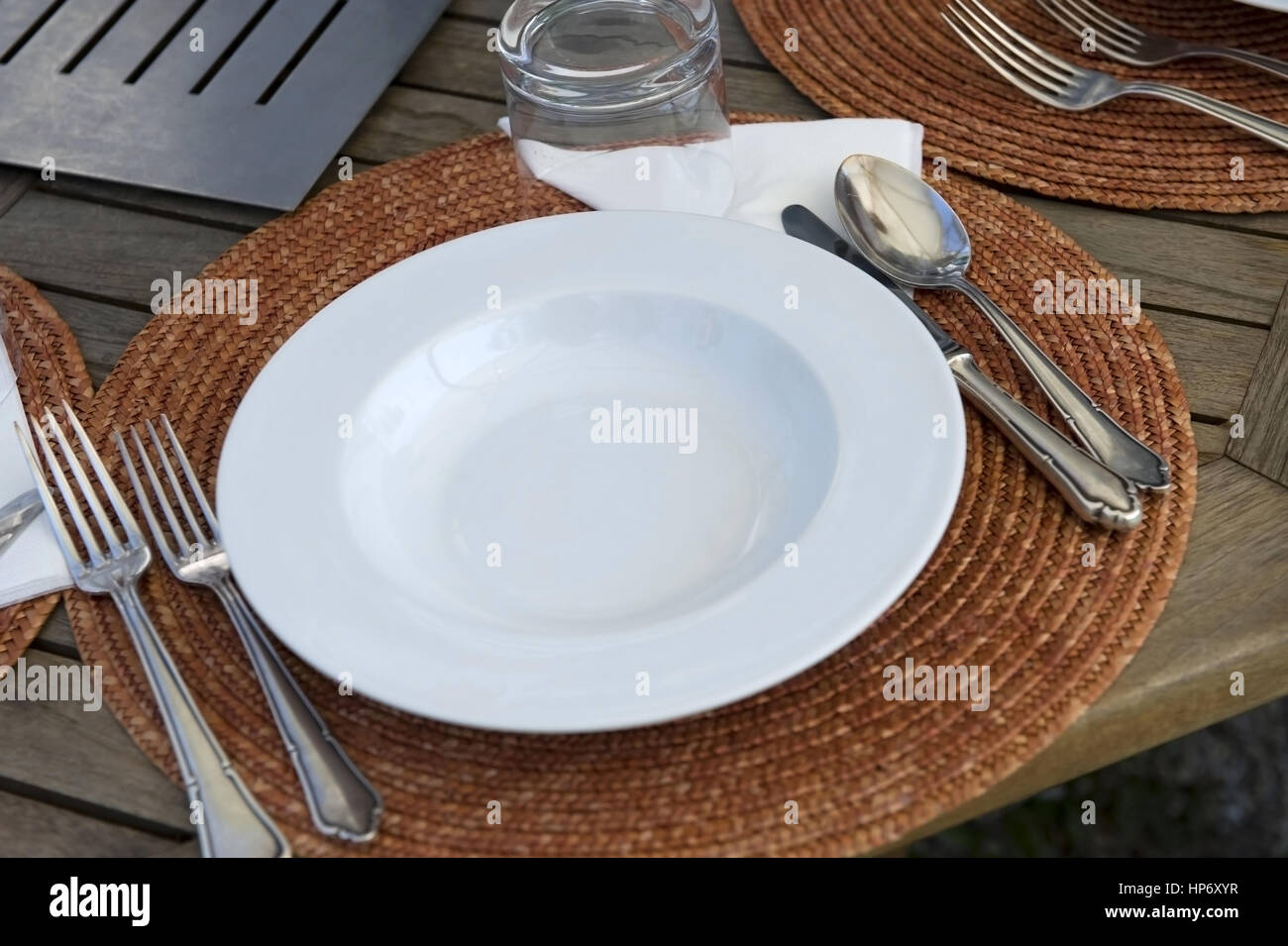Well set food table hi-res stock photography and images - Alamy