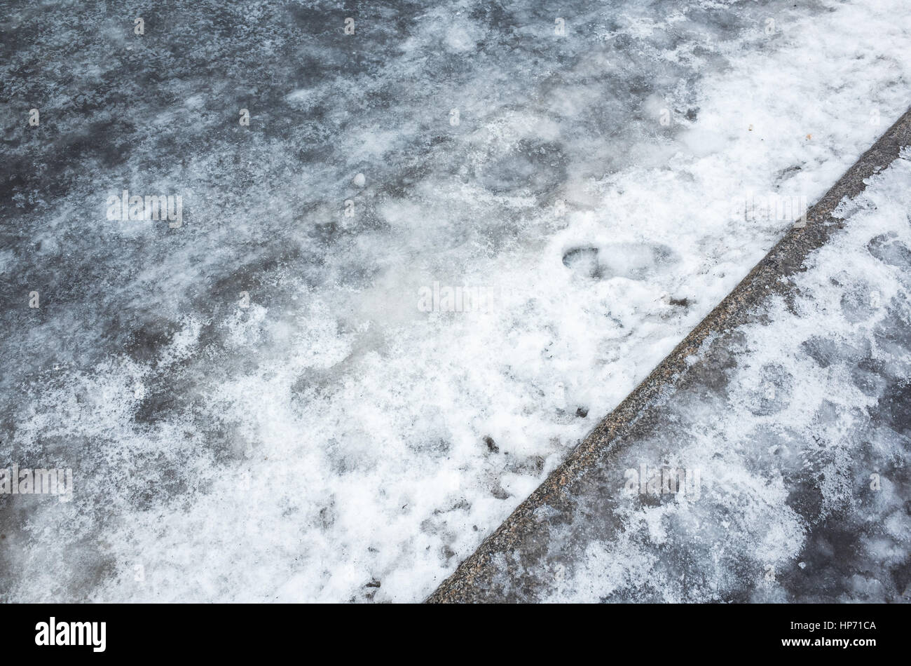 Ice and snow road hi-res stock photography and images - Alamy