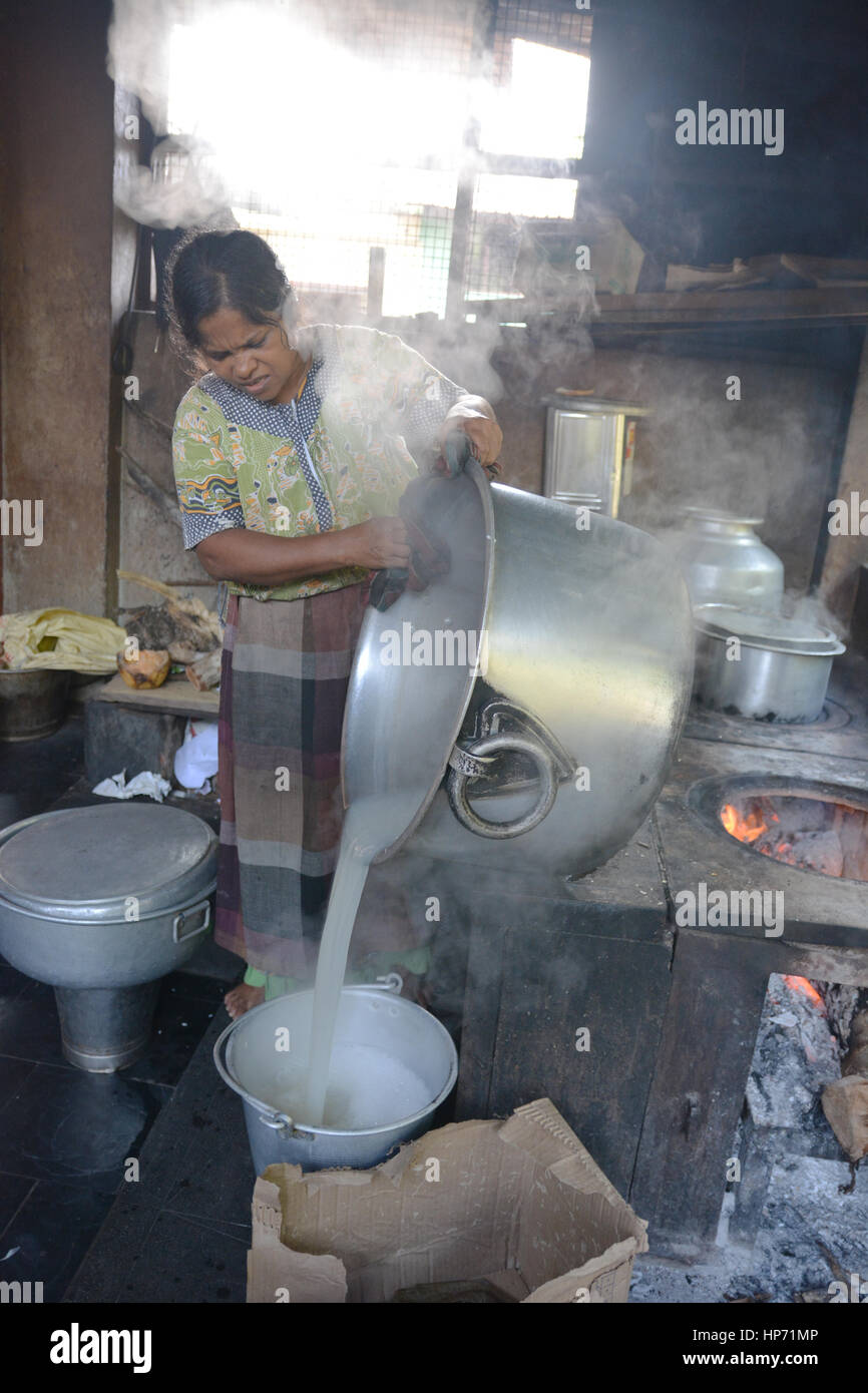 Cooking Rice On Open Fire at Brodie Bobby blog