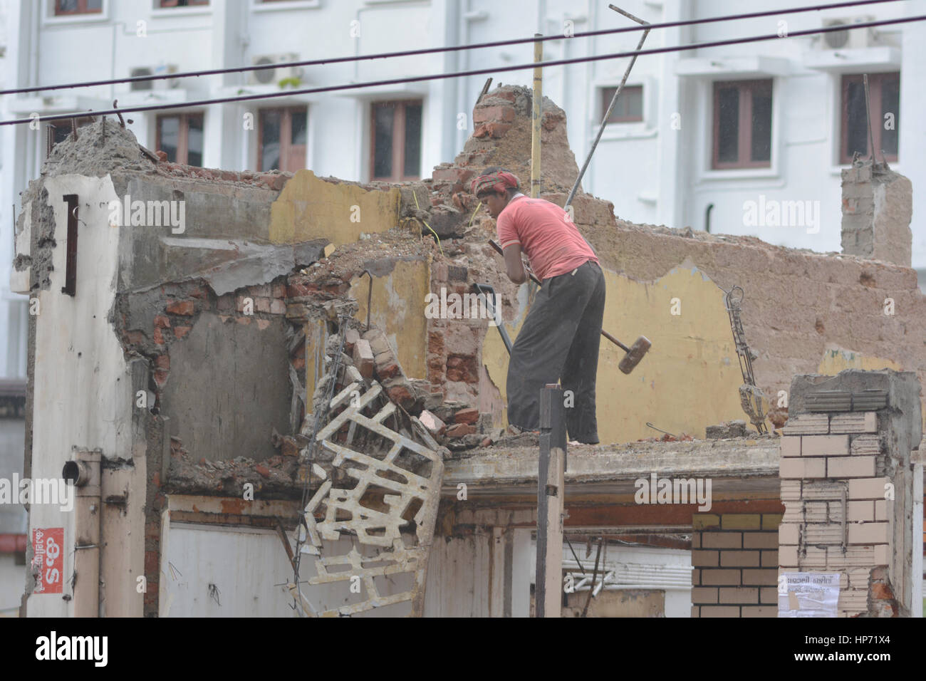 Poor workers house construction hi-res stock photography and images - Alamy