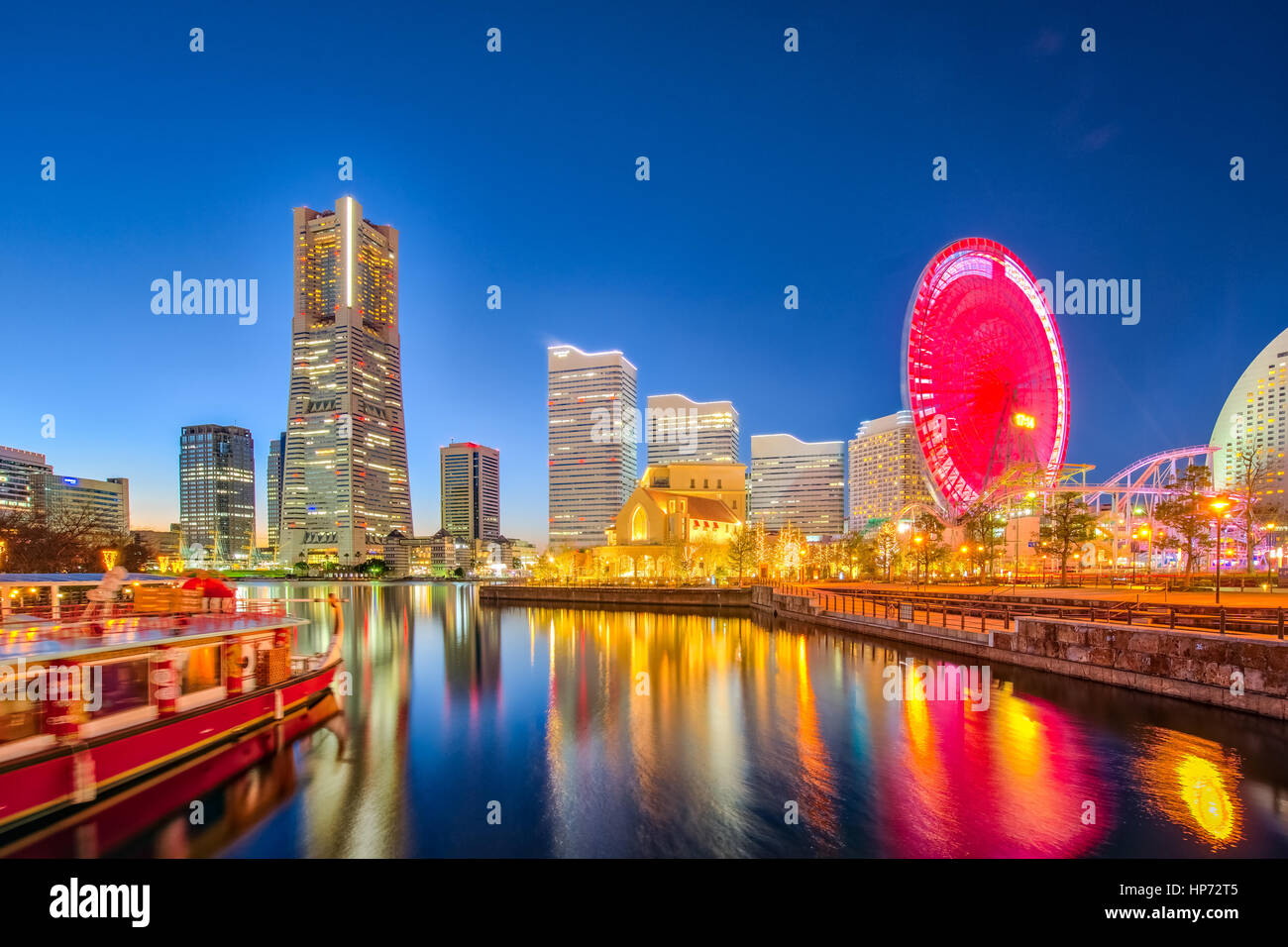 Yokohama japan city skyline hi-res stock photography and images - Alamy