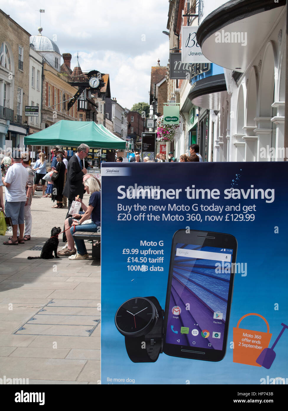 O2 mobile phone shop sign on the busy main shopping street Stock Photo ...