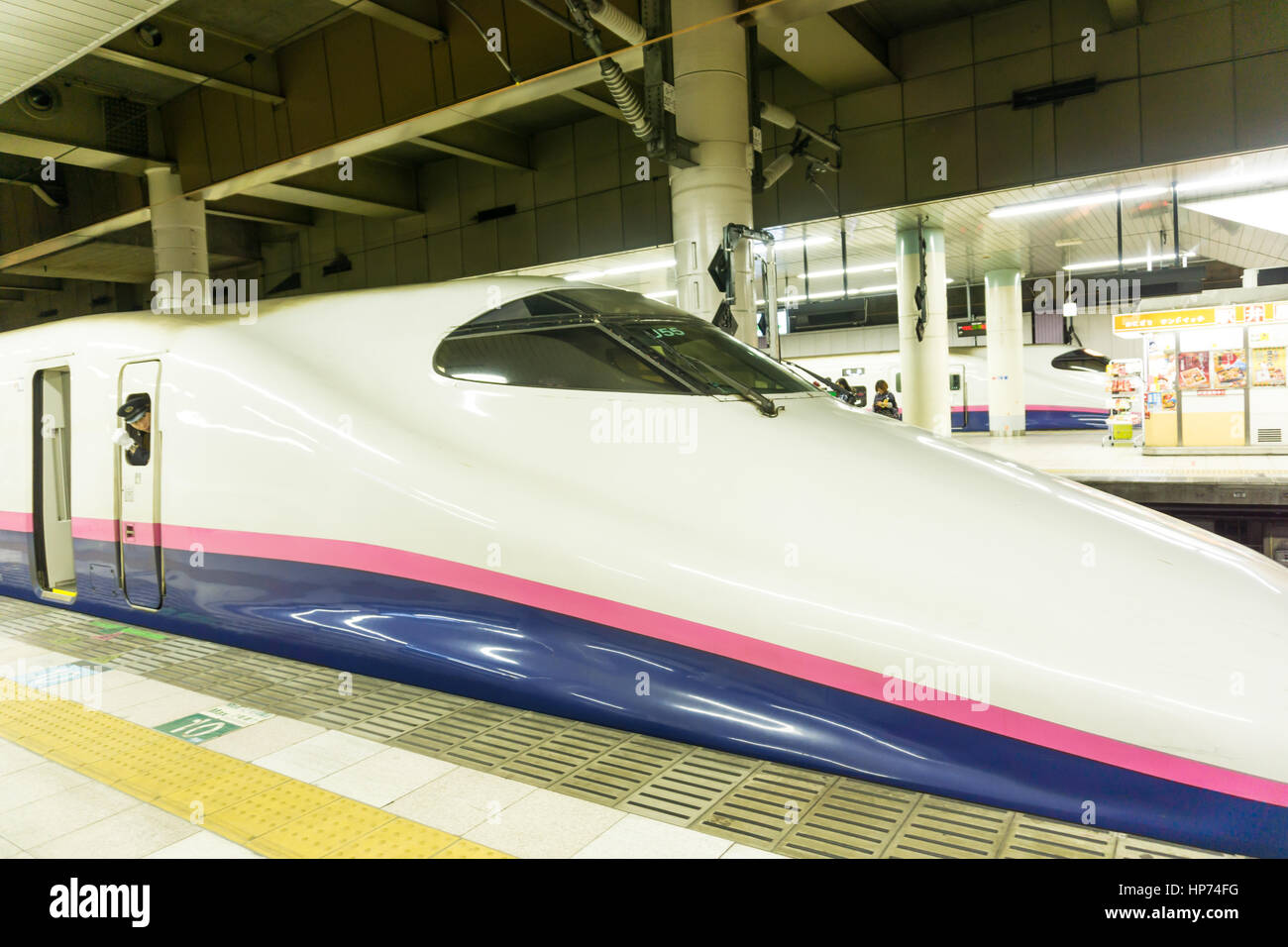E2 series shinkansen hi-res stock photography and images - Alamy