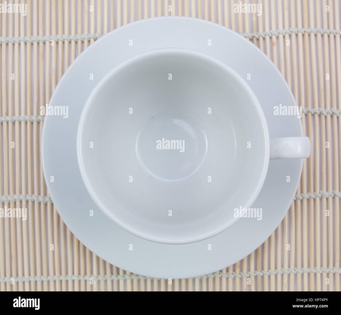 empty coffee cup top view isolated on wood Stock Photo - Alamy