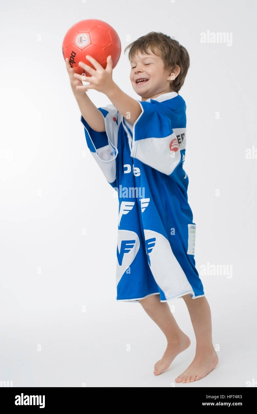 Hand mit ball hi-res stock photography and images - Alamy