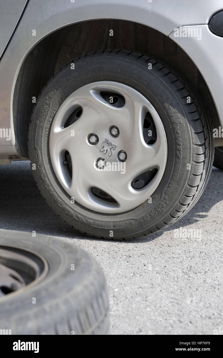 Autoreifen - car tire Stock Photo - Alamy