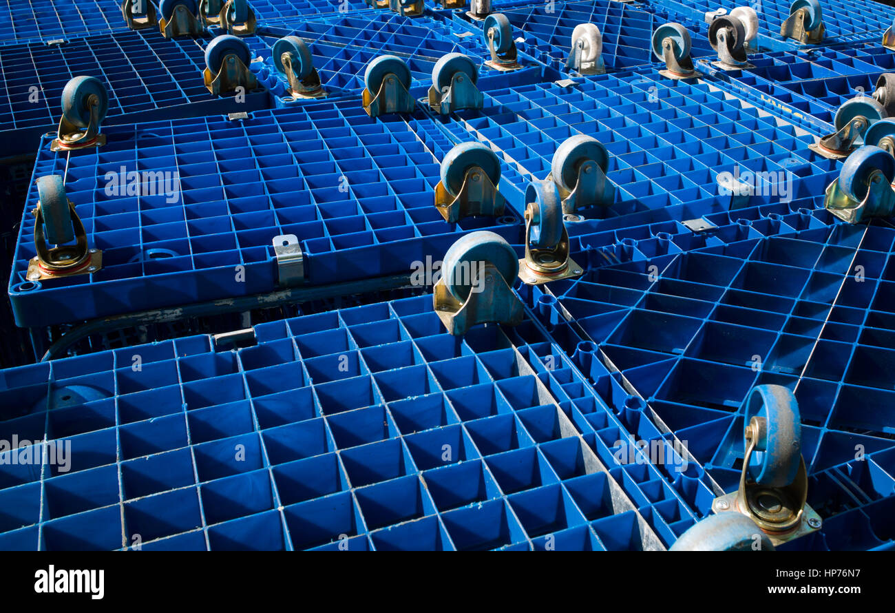 Delivery trolleys hi-res stock photography and images - Alamy