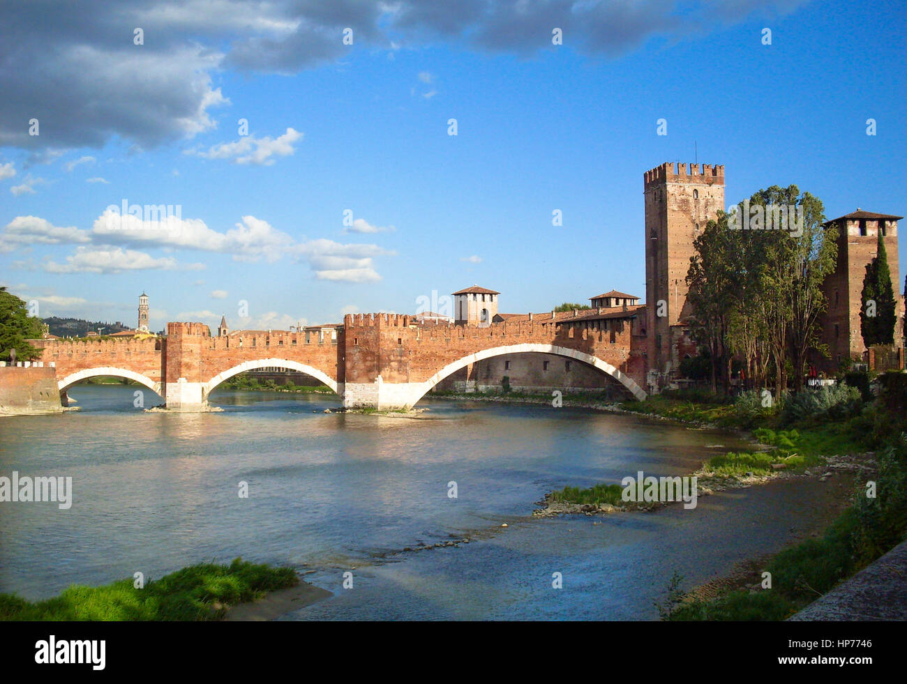 Castelvecchio bridge Verona, Italy – October 01, 2008: Bridge of ...