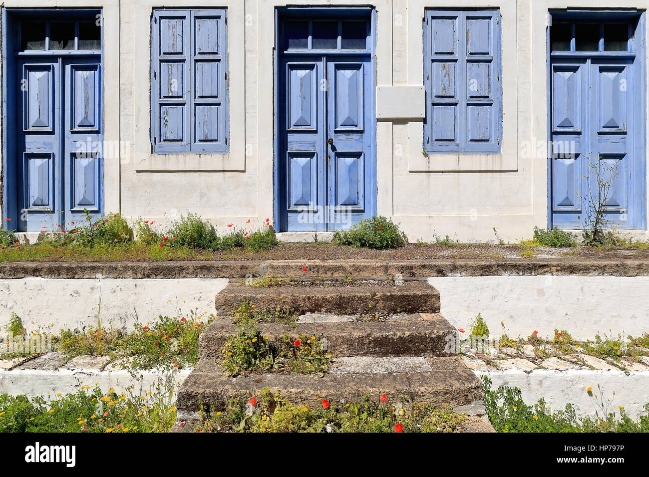 Sunken door hi-res stock photography and images - Alamy