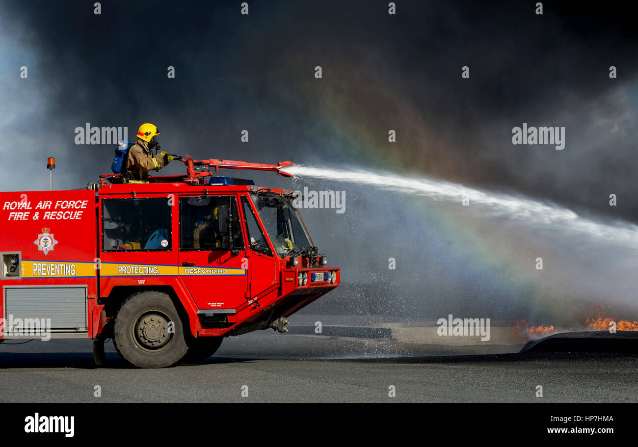 Fire fighting aircraft hi-res stock photography and images - Alamy