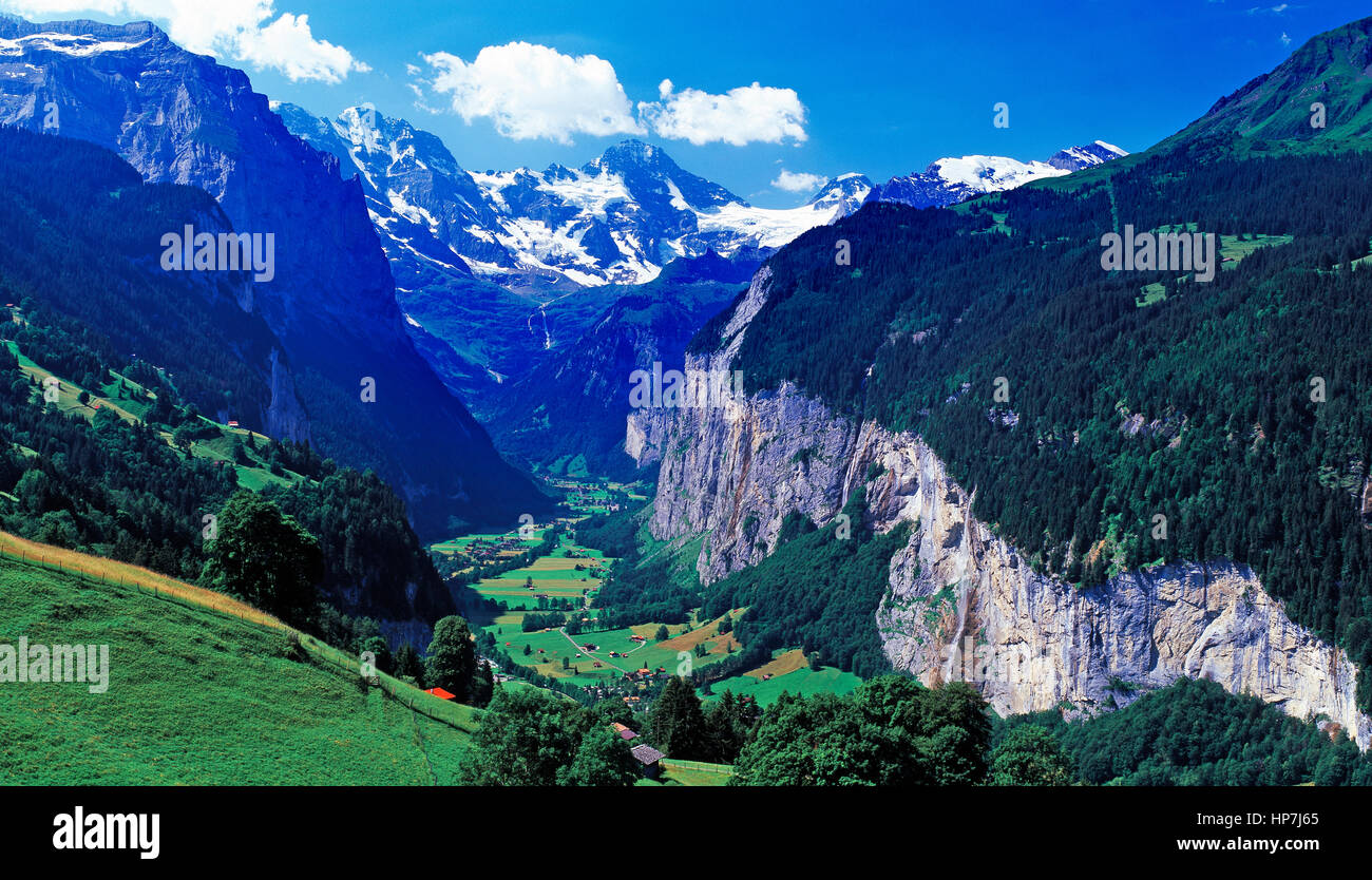 Beautiful alpine valley country hi-res stock photography and images - Alamy