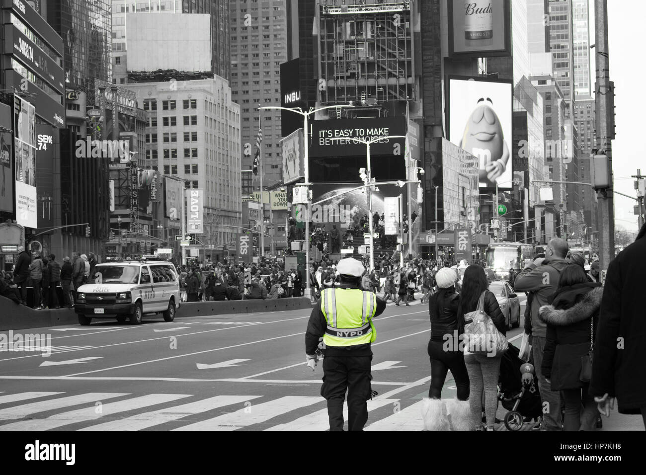police officer in time square, nyc, bllack and white Stock Photo - Alamy