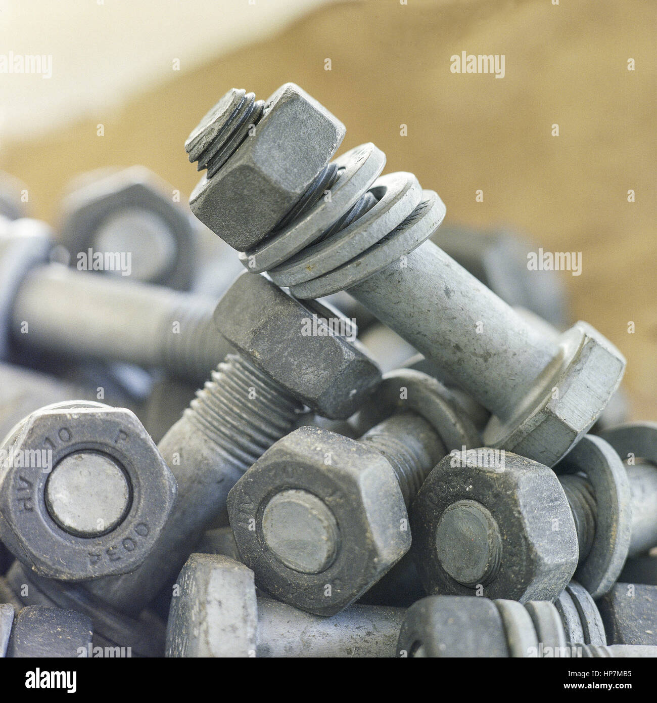 Schrauben und Muttern Stock Photo - Alamy