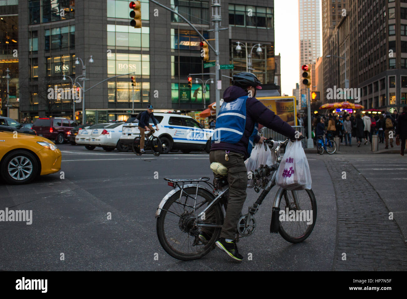 Man bike manhattan hi-res stock photography and images - Alamy