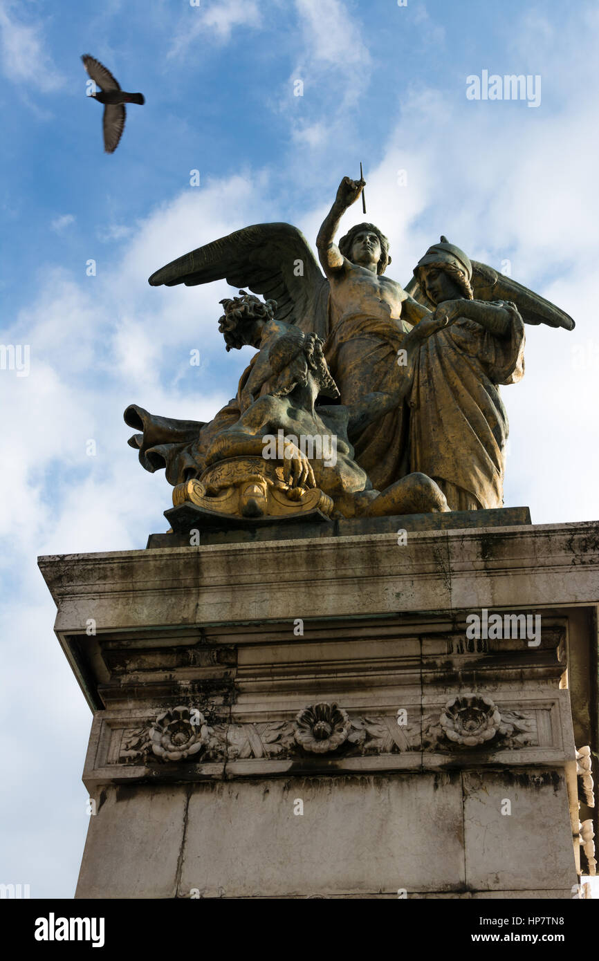 Bronze statues, sculptures at Altare della Patria Stock Photo - Alamy
