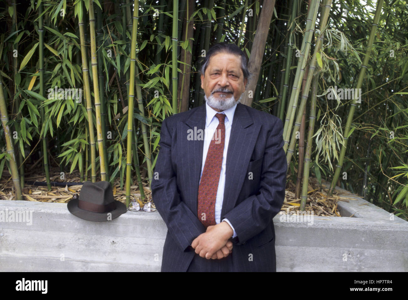 Vidiadhar Surajprasad NAIPAUL (V.S. Naipaul) - Date : 20001201 ©Basso ...