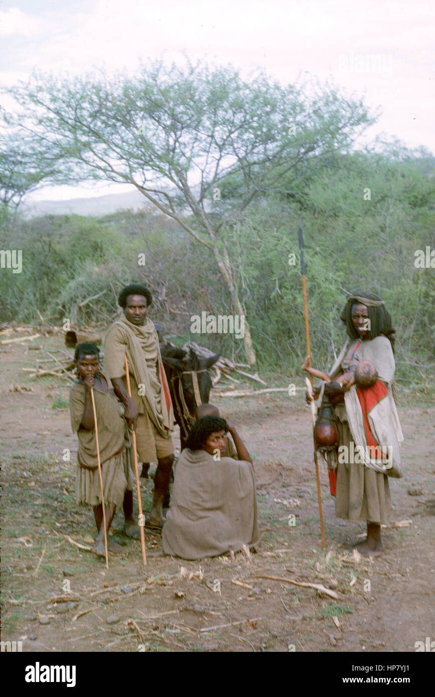 ETHIOPIA nomadic farmers and hunters in nature Stock Photo - Alamy