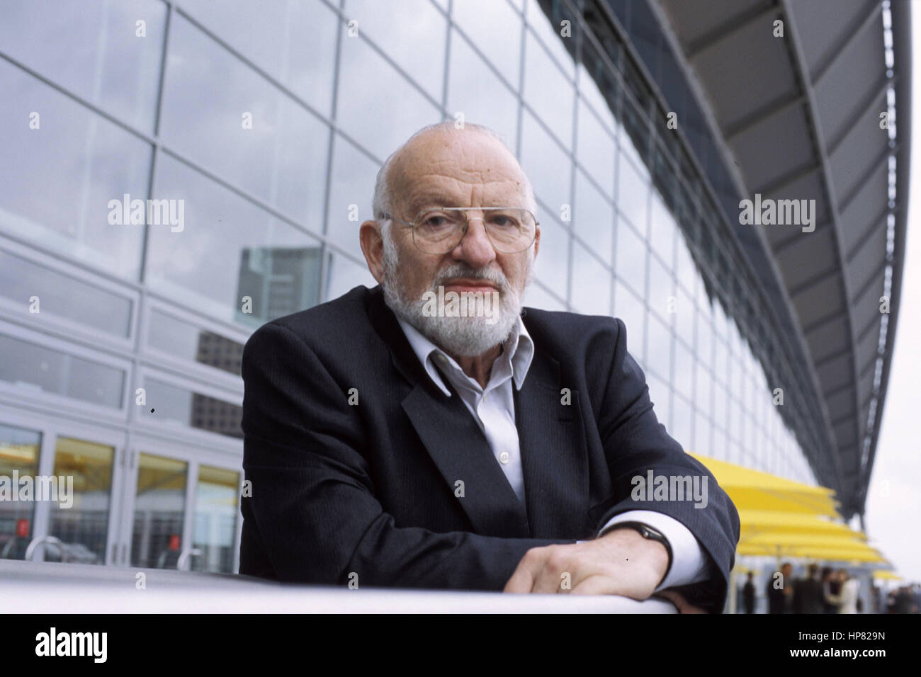 Richard sonnenfeldt hi-res stock photography and images - Alamy