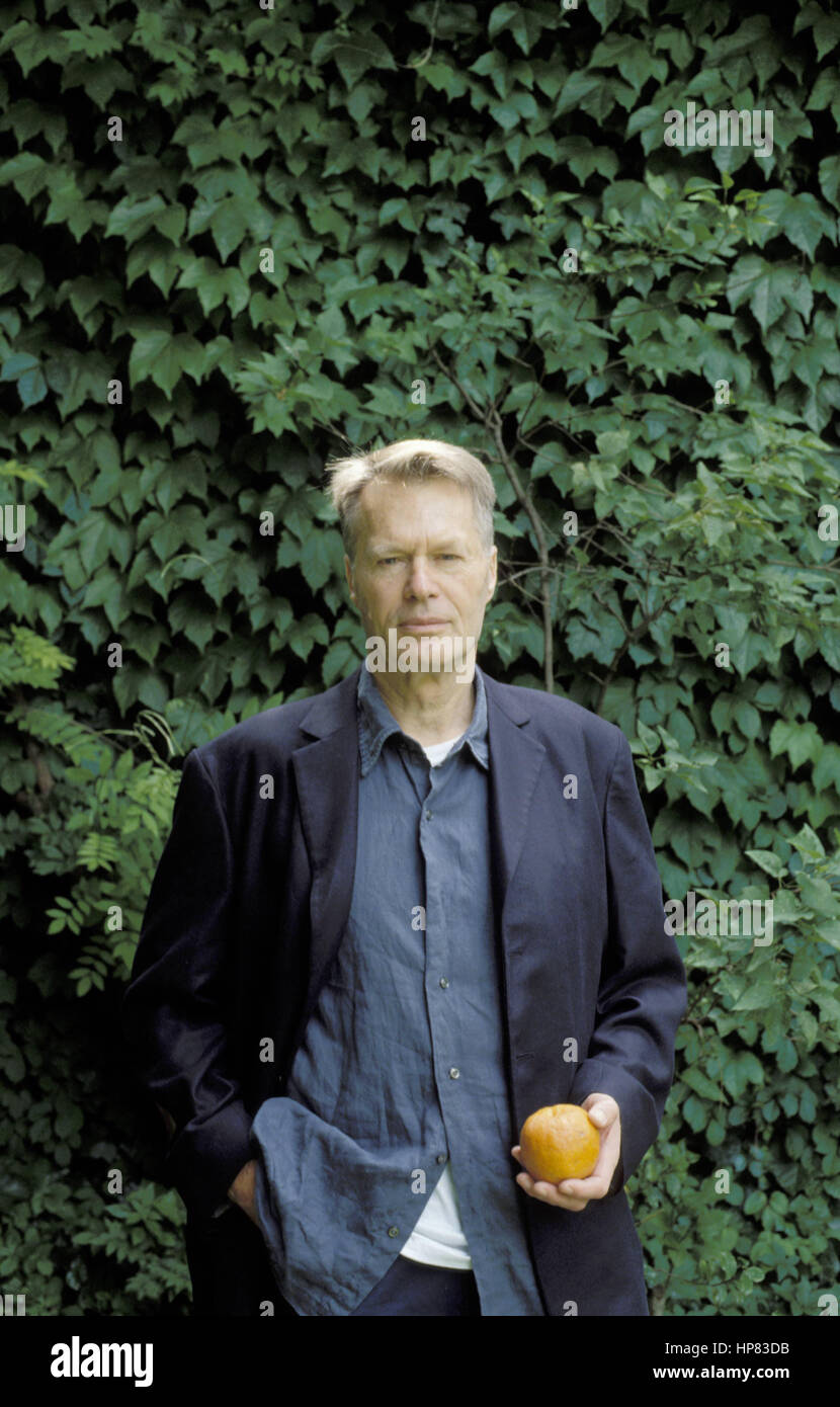 Le CLEZIO Jean Marie (Jean-Marie) Gustave - Date : 20040501 ©Basso ...