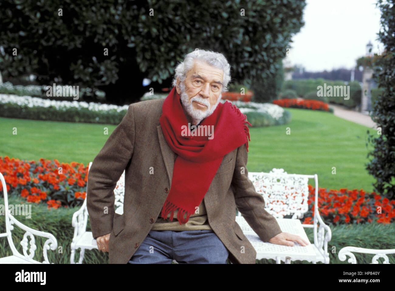 Alain ROBBE GRILLET (ROBBE-GRILLET) - Date : 20041001 ©Basso Cannarsa ...