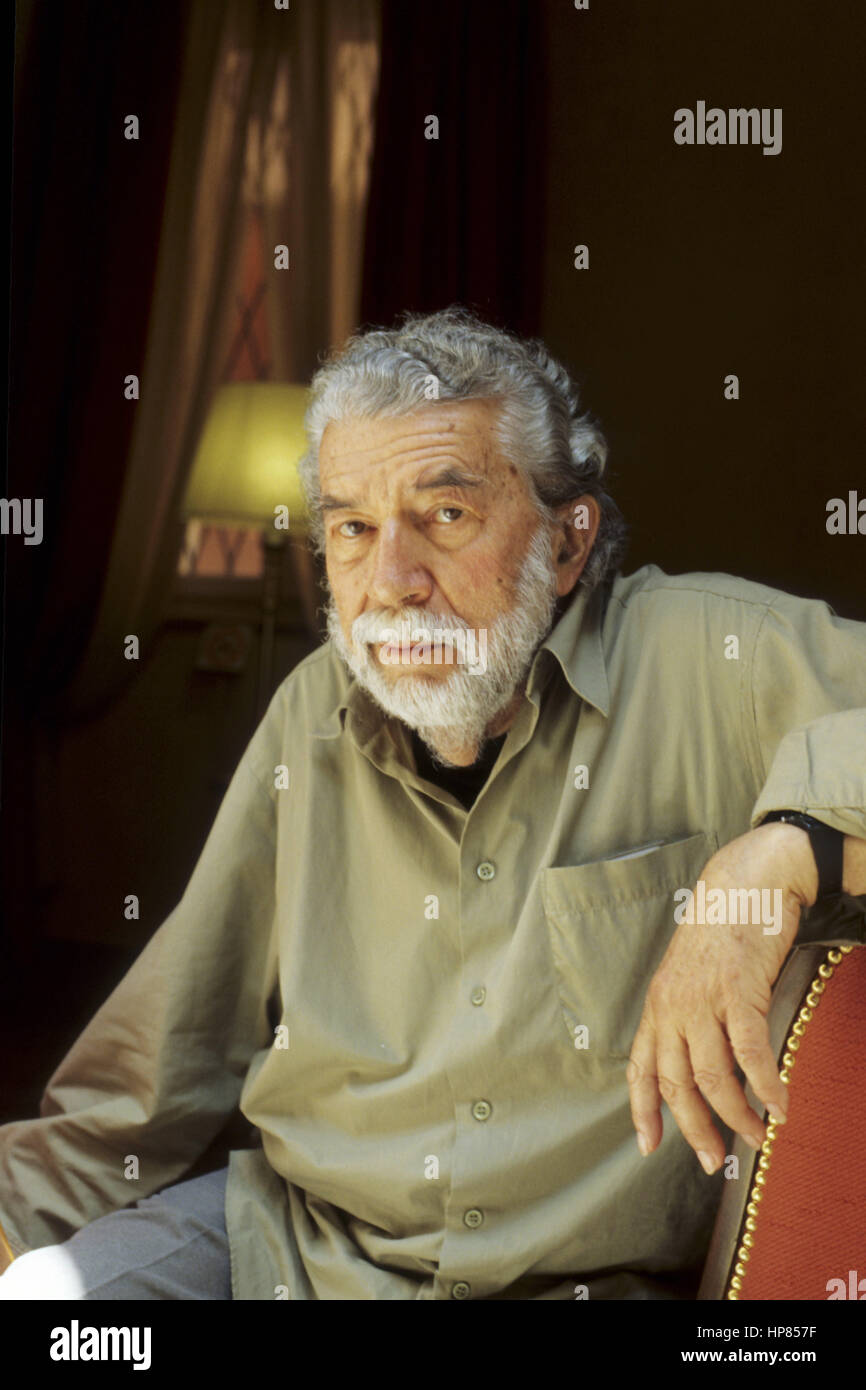 Alain ROBBE GRILLET (ROBBE-GRILLET) - Date : 20050601 ©Basso Cannarsa ...