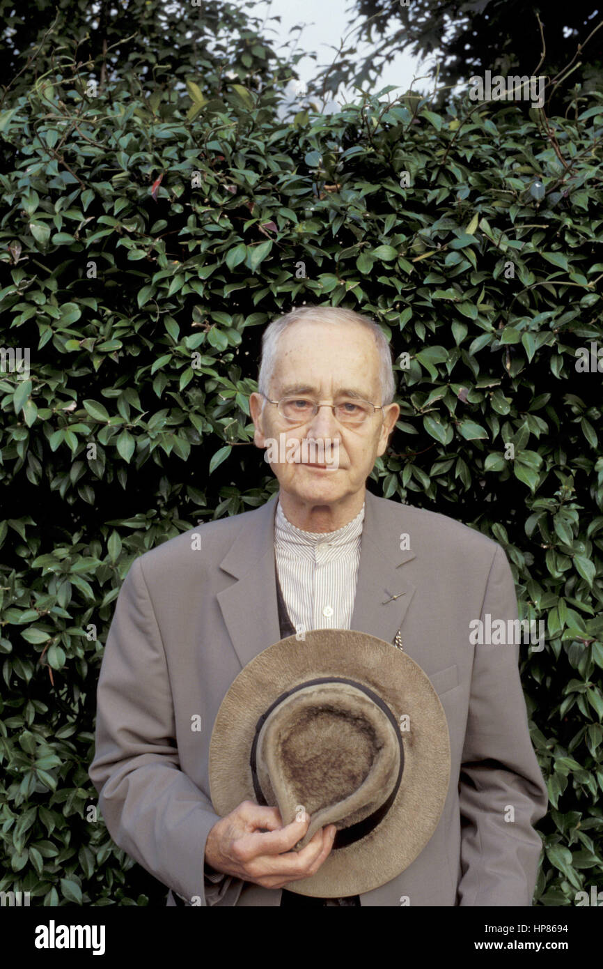 Alan Sillitoe High Resolution Stock Photography and Images - Alamy