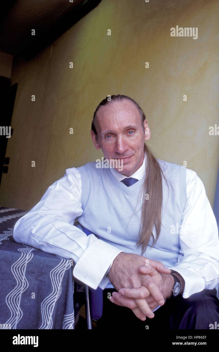 Gregory David Roberts High Resolution Stock Photography and Images - Alamy