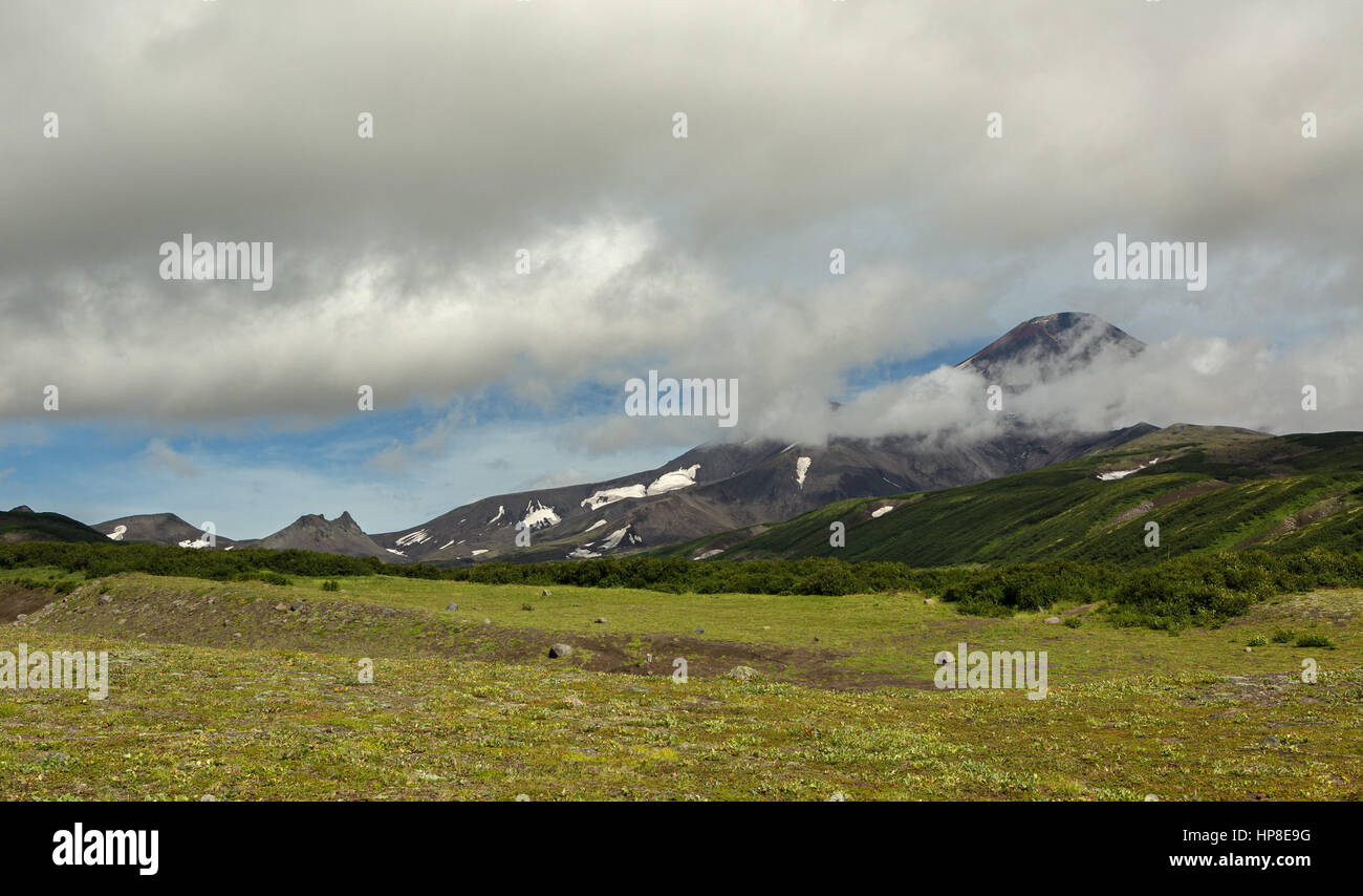 Avacha volcano avachinskaya sopka hi-res stock photography and images ...