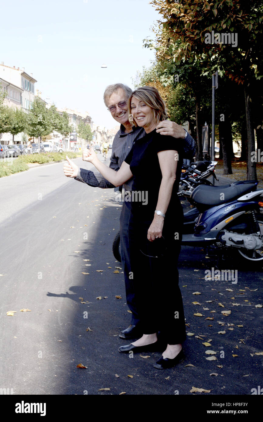 Tony wheeler hi-res stock photography and images - Alamy