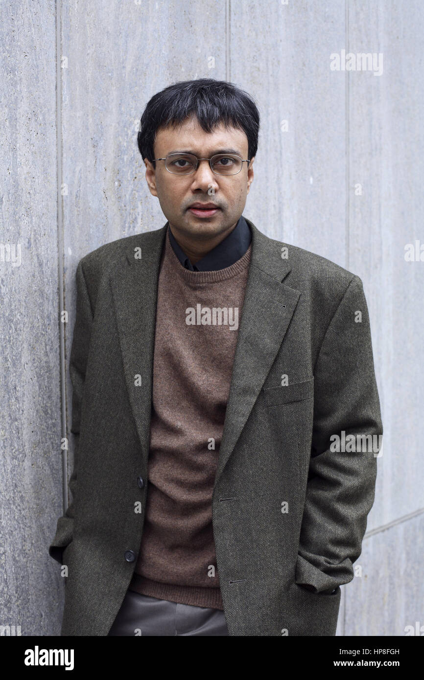 Amit chaudhuri hi-res stock photography and images - Alamy