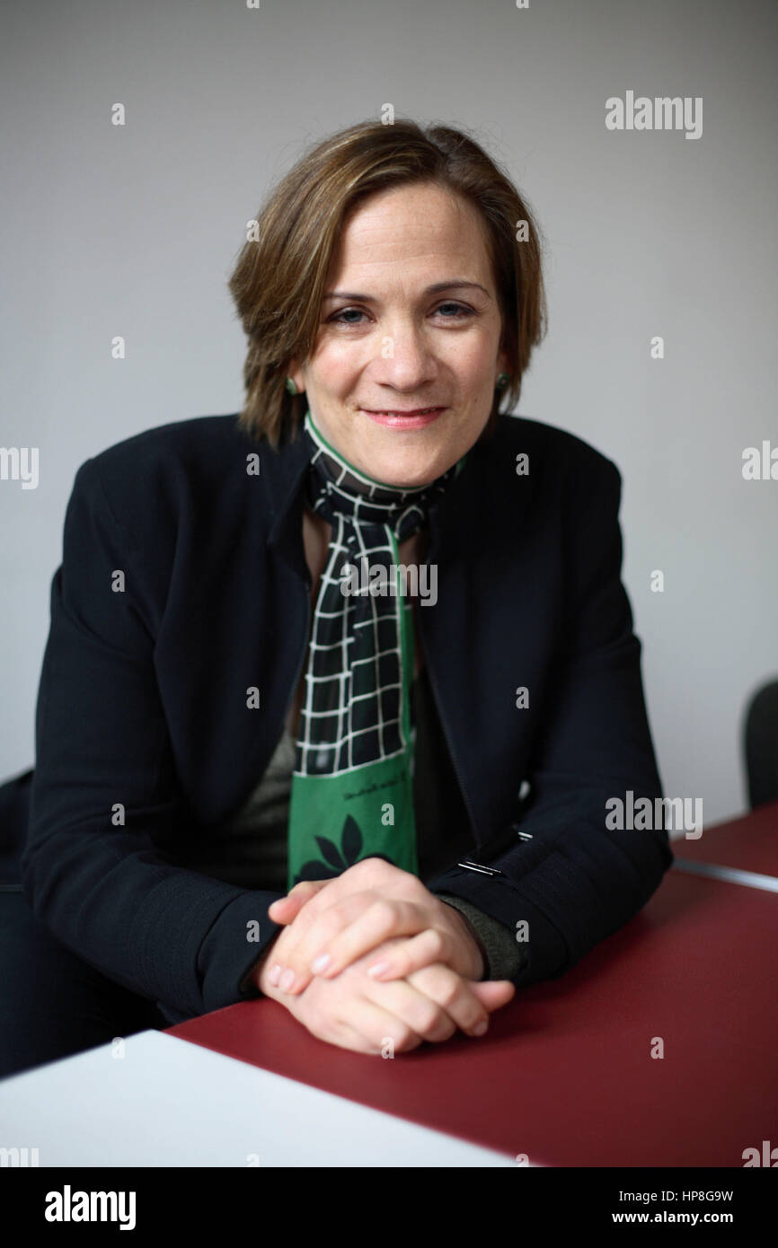 Tracy chevalier writer hi-res stock photography and images - Alamy