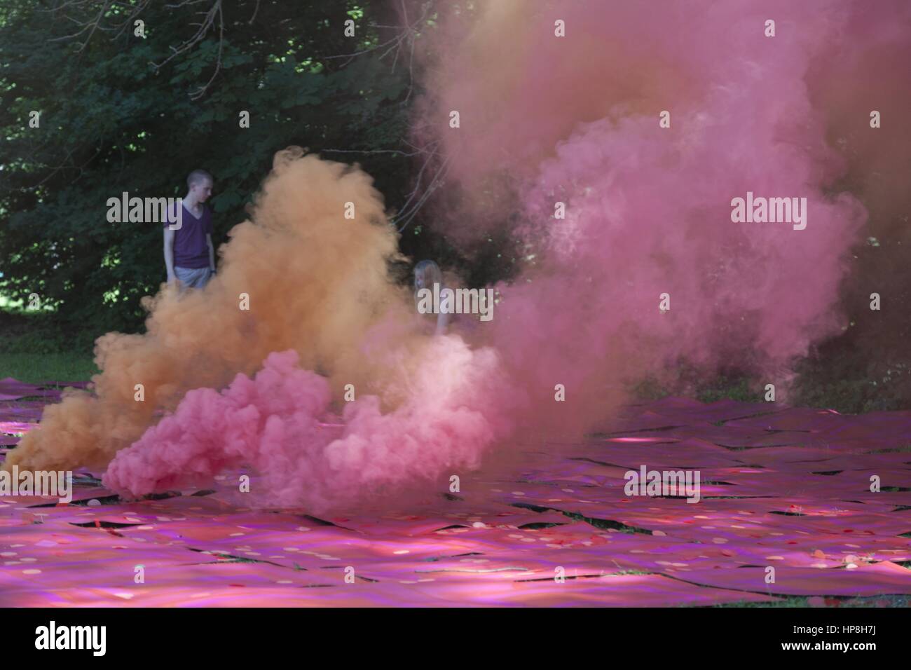 performance Paper Splash by Pia MYrvoLD during documenta 13 | usage ...