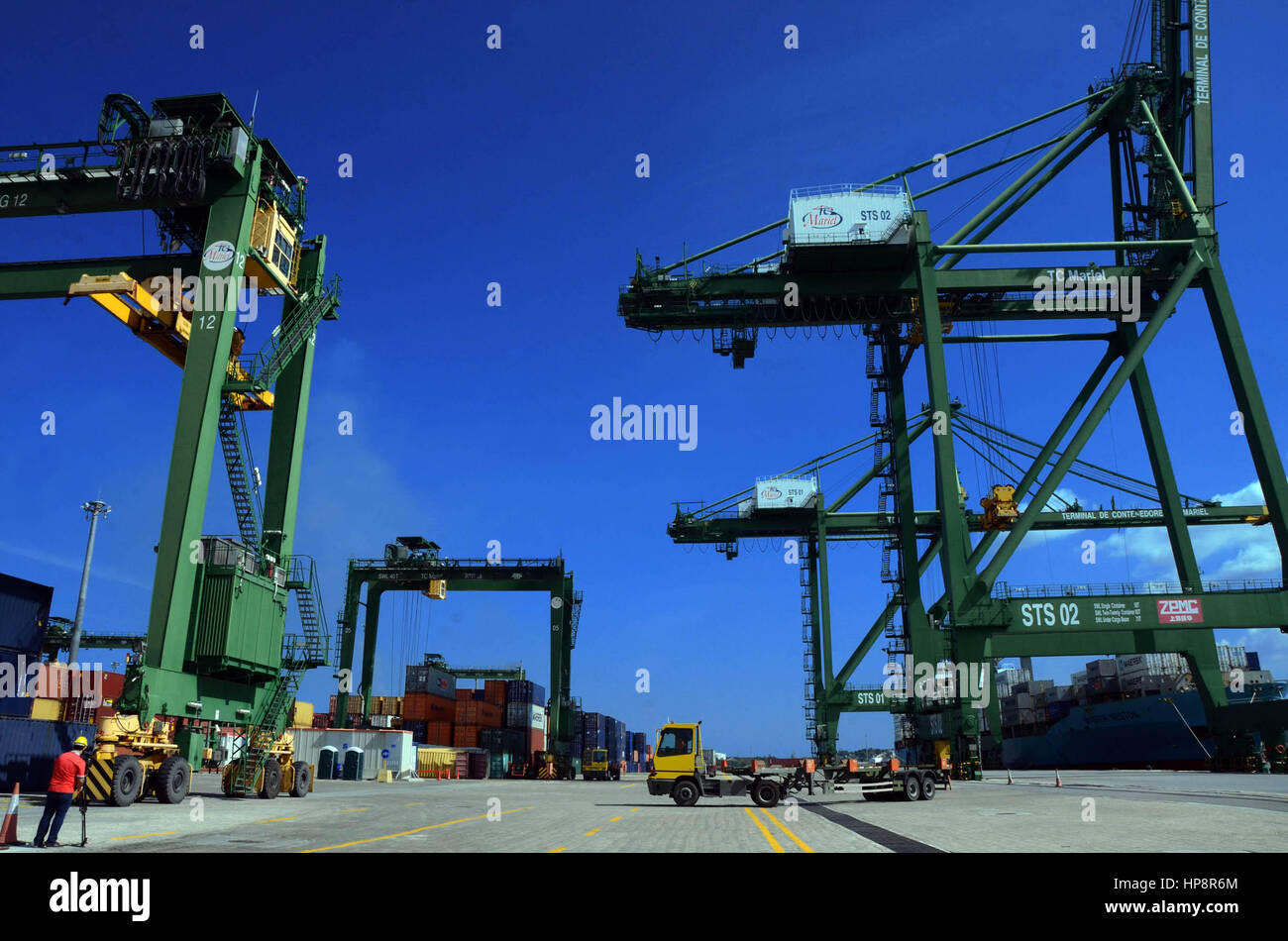 Havana. 6th Feb, 2017. Photo taken on Feb. 6, 2017 shows the container ...