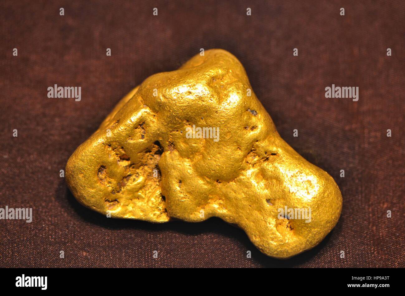 Gold nugget hi-res stock photography and images - Alamy