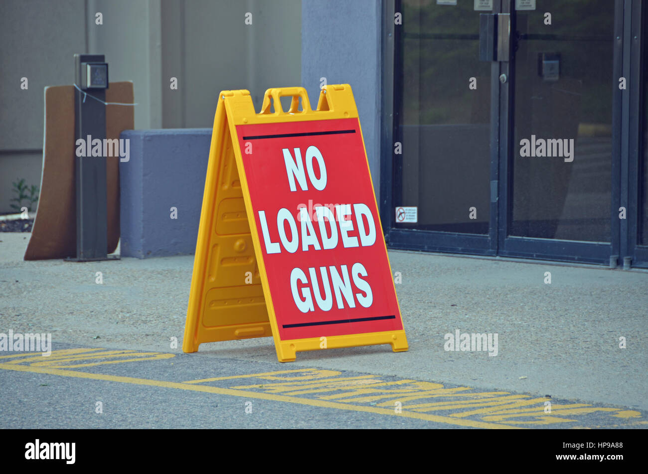 Alley closed signs alleys hi-res stock photography and images - Alamy
