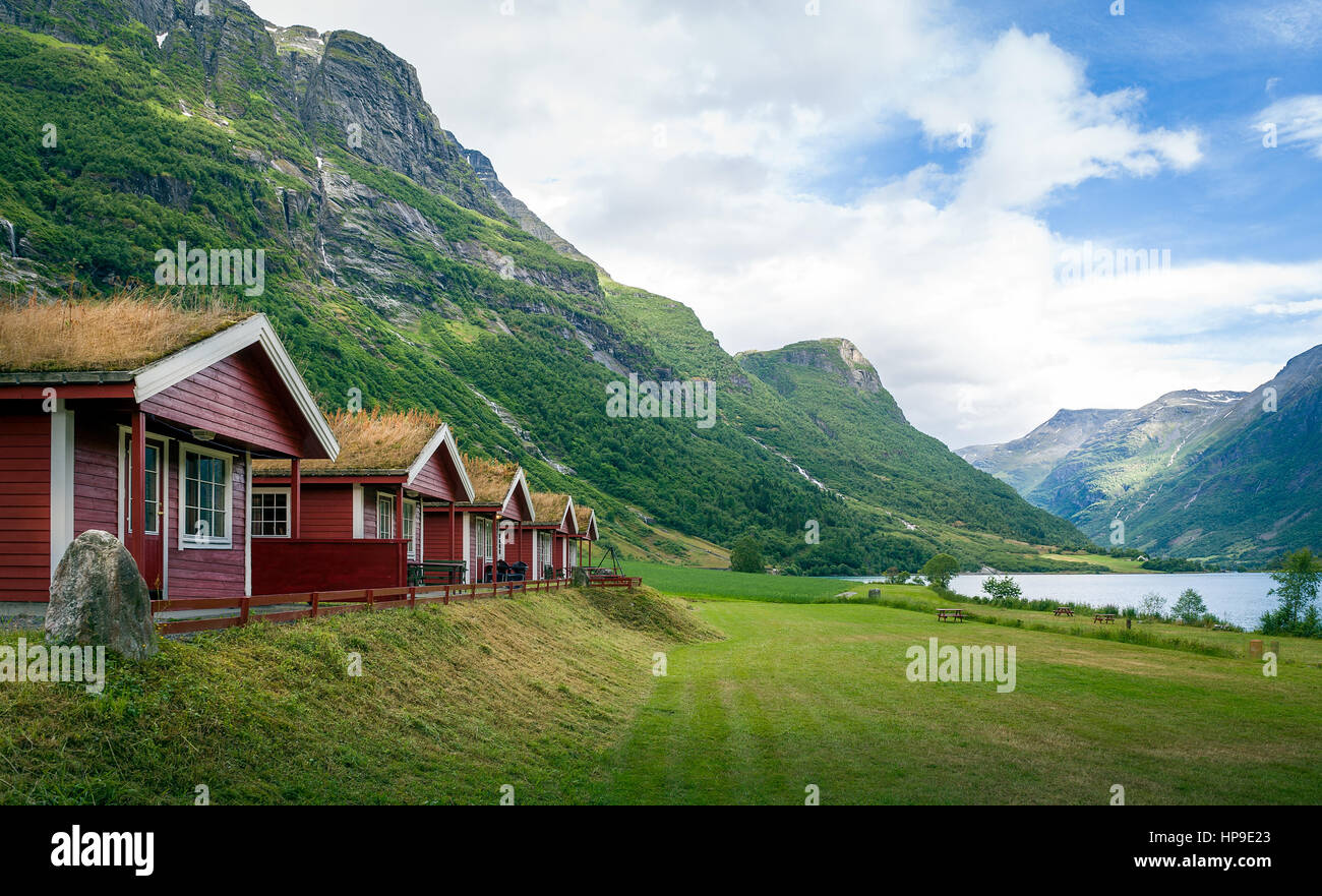 Norway lake red house hi-res stock photography and images - Alamy