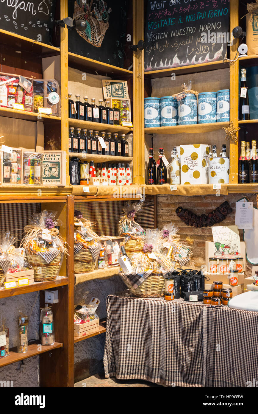Traditional store inside in Barcelona's Gothic quarter, Spain Stock ...