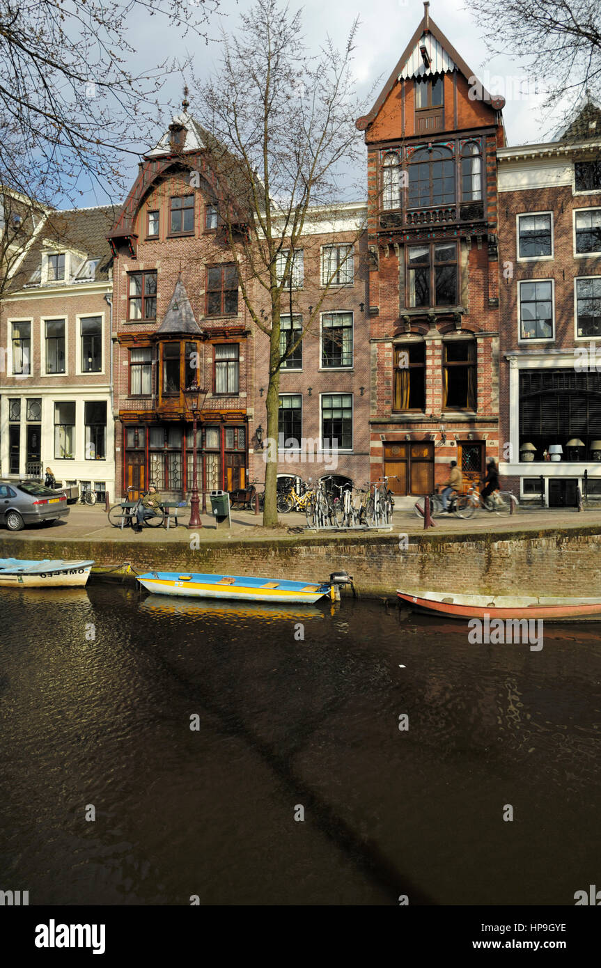 Canalside houses hi-res stock photography and images - Alamy