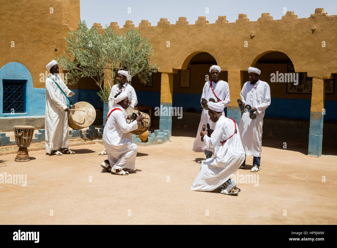 Morocco dance hi-res stock photography and images - Alamy