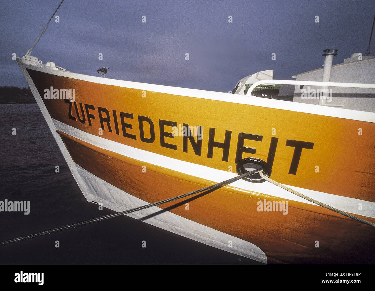 Zufriedenheit hi-res stock photography and images - Alamy