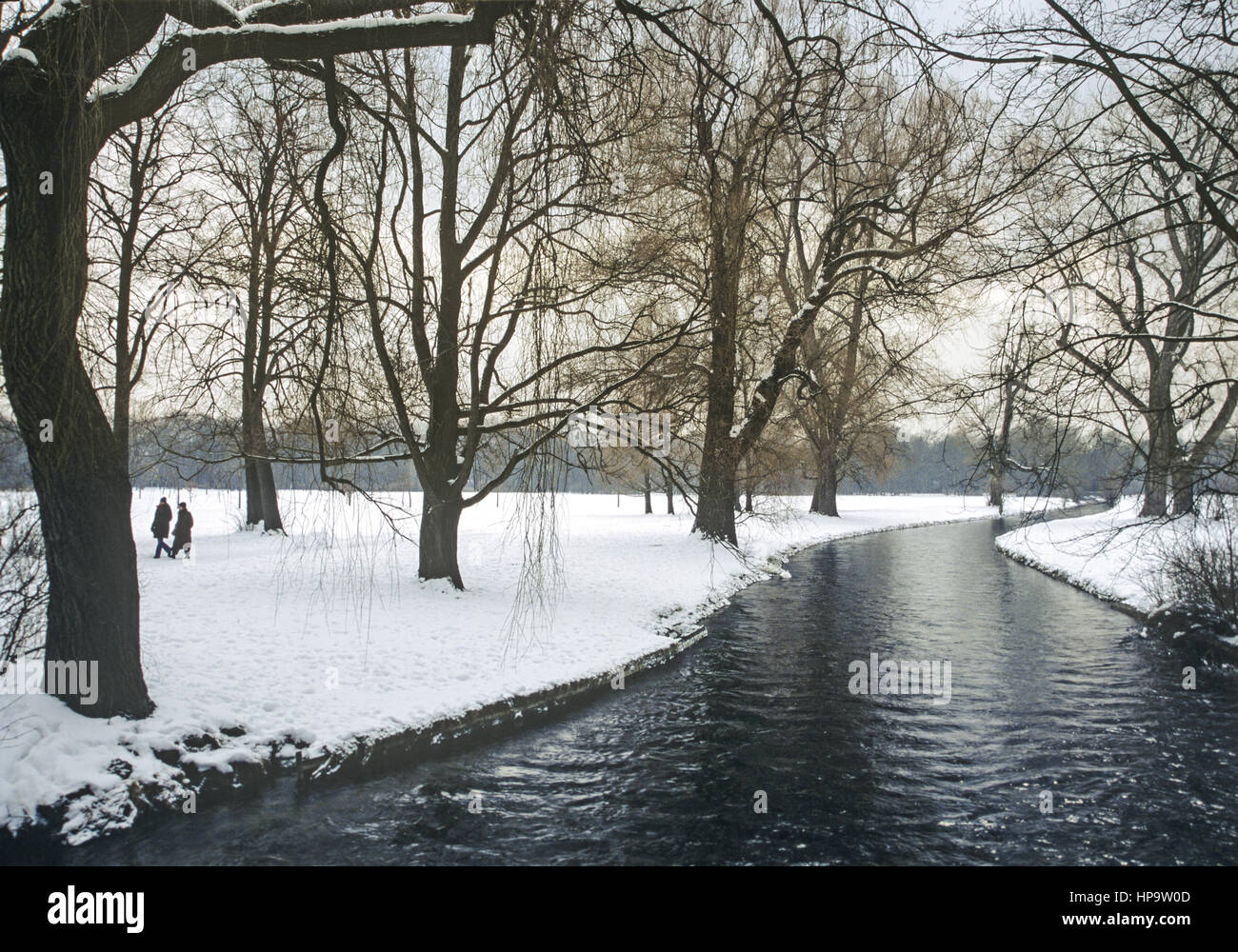 Kanal in park im hi-res stock photography and images - Alamy