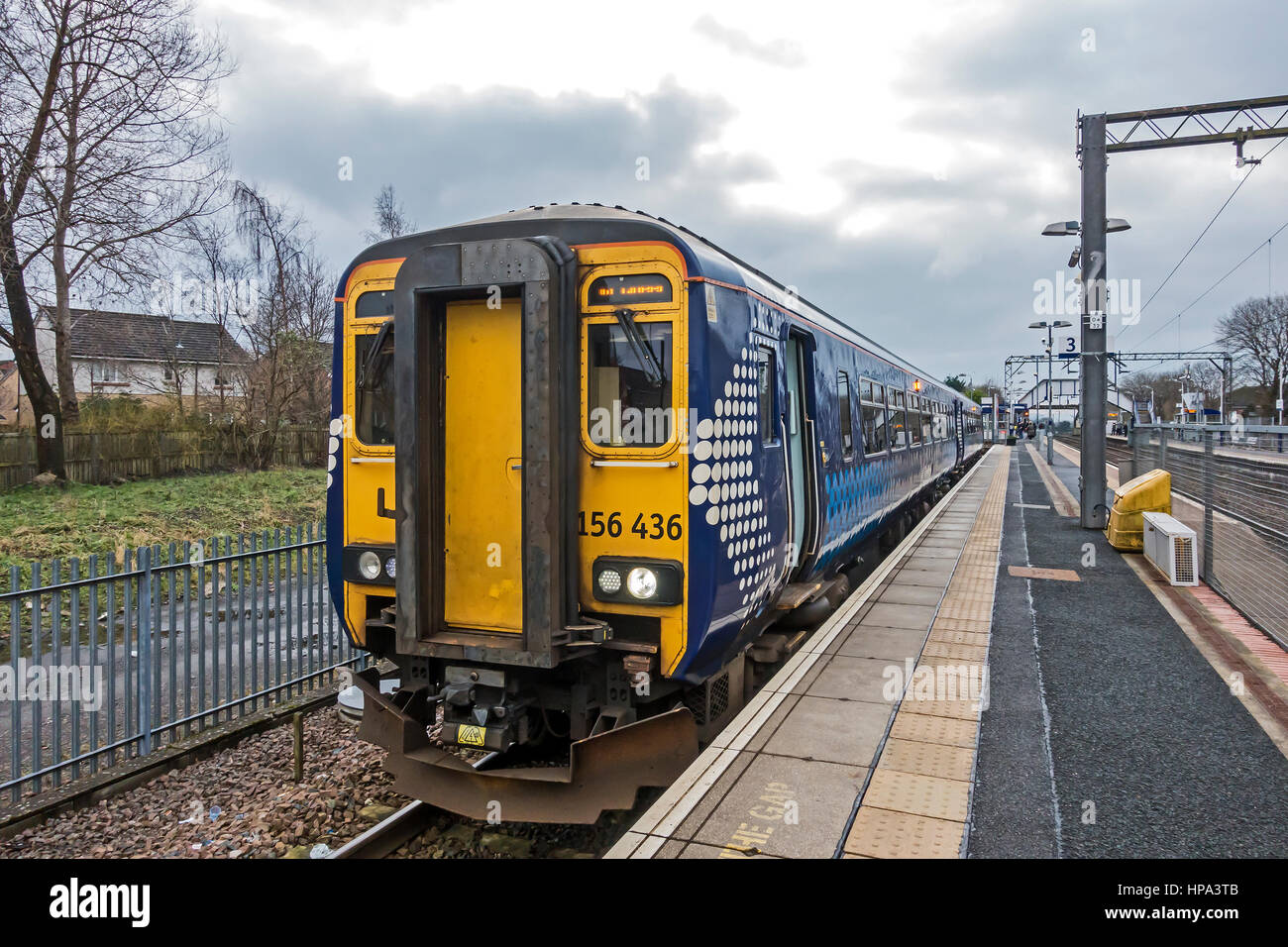 Class 156 Scotrail DMU on the Maryhill Line from Glasgow Queen Street to Anniesland here at ...