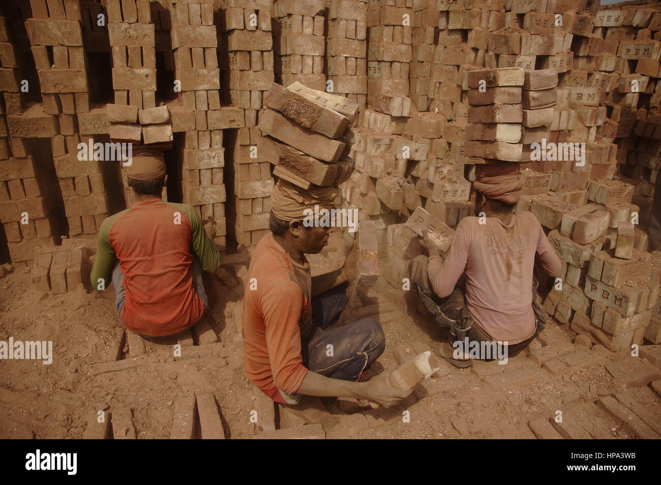 Brickfield workers hi-res stock photography and images - Alamy