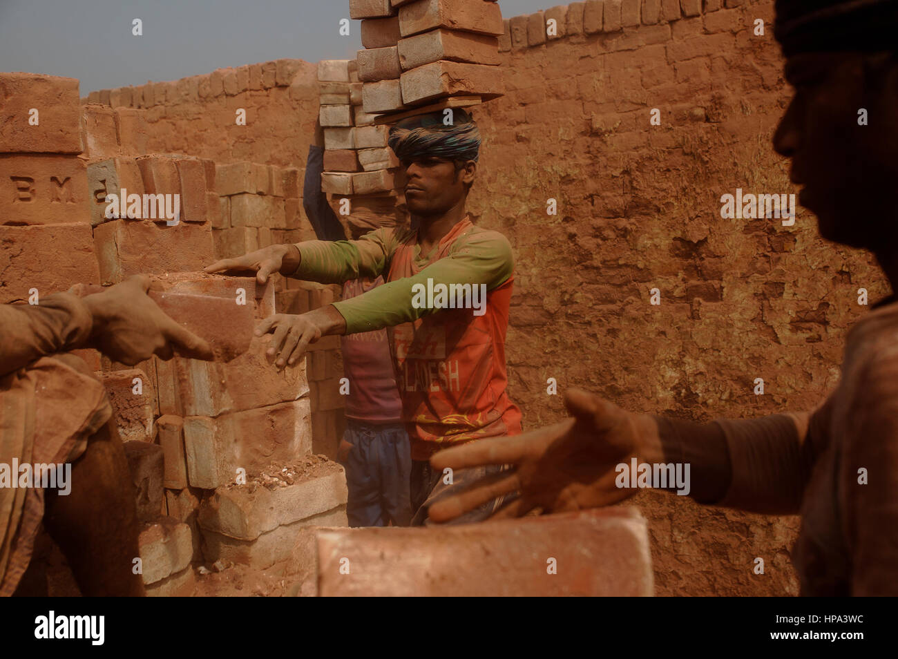 Narayangang, Bangladesh. 04th Feb, 2017. Bangladeshi brick field ...