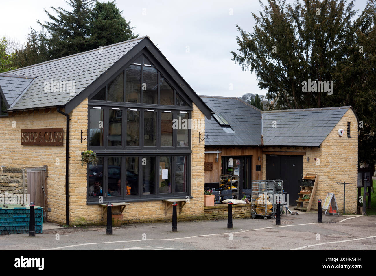 Blockley village shop cotswolds hi-res stock photography and images - Alamy